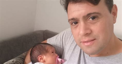 El Mecánico Que Quería Ser Padre Soltero No Podía Adoptar Y Tuvo Una Hija Por Subrogación De