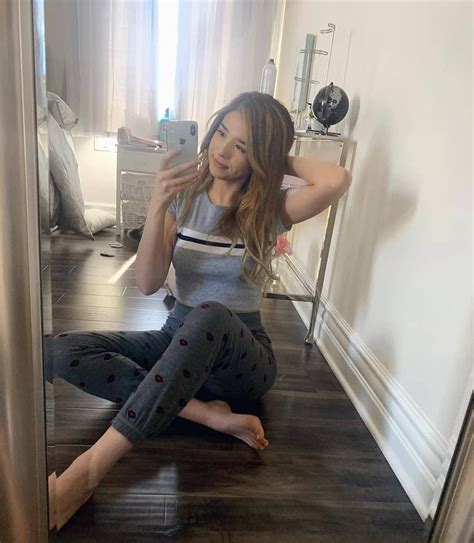 Pin By Levente Zsiros On Poki Model Girl Photo Gorgeous Girls Girl