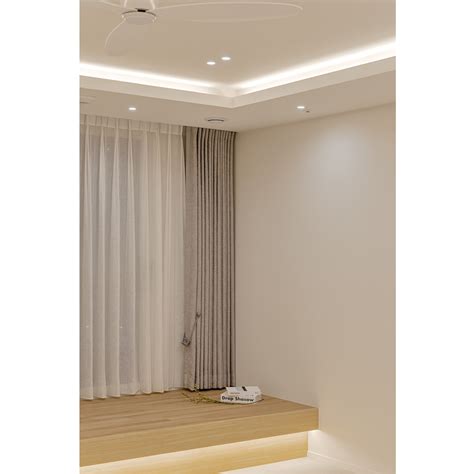 디큐디자인스튜디오 아파트인테리어 강남인테리어 마포인테리어 아파트 평상있는거실🌱 매입등은 주백색으로 천정과 평상하단