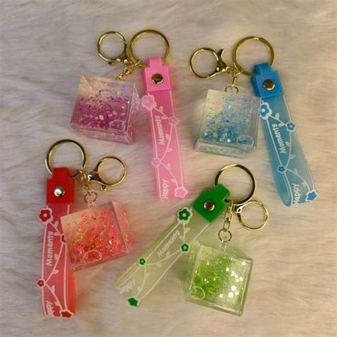 Plastic Glitter Cube Water Keychain Packaging Type Packet At ₹ 100