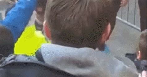 자폐 소년팬 휴대폰 패대기 호날두 Fa 징계 받나