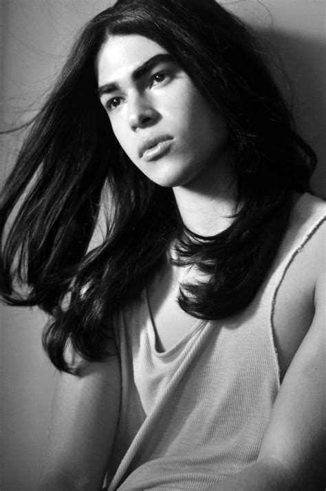 Горячие парни с шикарными длинными волосами 27 портретов