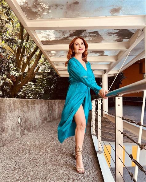 Elizabeth Alvarez Feet