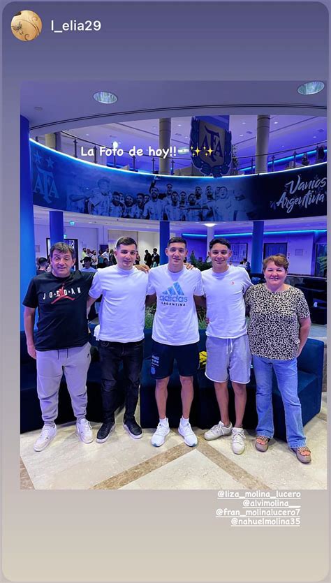 El álbum De Fotos De La Visita De Las Familias A Los Jugadores De