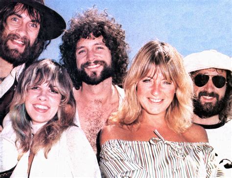 Who Are The Members Of Fleetwood Mac And When Did Christine Mcvie Join