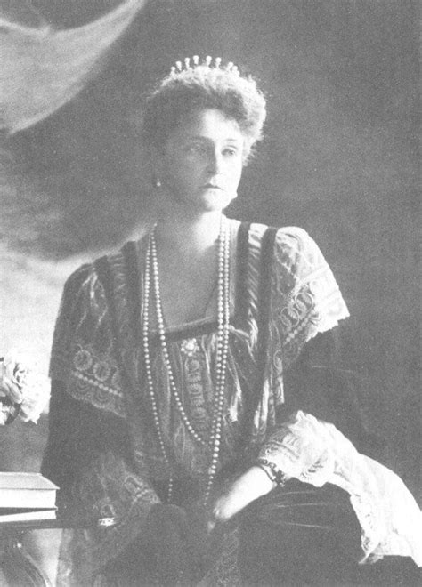 Несколько снимков из альбома Императрицы Александры Федоровны за 1905 ...