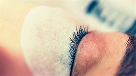 Remove Eyelash Extensions At Home Using These Major Tips