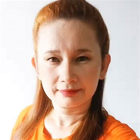 นวดฝ่าเท้าแก้ท้องอืดท้องเฟ้อ กดจุดแก้อาการ บริหารเท้า ฟื้นฟูสุขภาพ ดูแลสุขภาพ เปิดการมอง