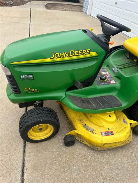 John Deere LT190 Lawn Tractor - Lawn Mowers - West Bend, Wisconsin | Facebook Marketplace