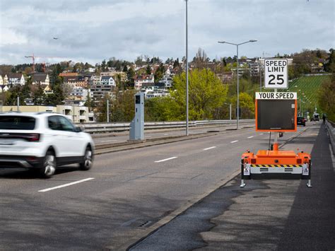 How Electronic Speed Limit Signs Maintain Drivers Speeds
