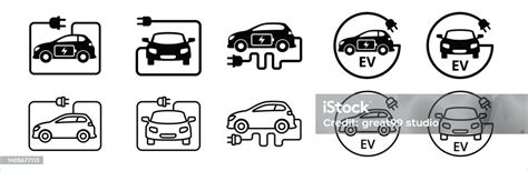 전기 자동차 아이콘 세트 충전 전원 코드 케이블이있는 전기 자동차 전기 자동차 자동차 표지판 벡터 스톡 기호 일러스트레이션입니다 평면 및 윤곽선 디자인 스타일 전기 자동차