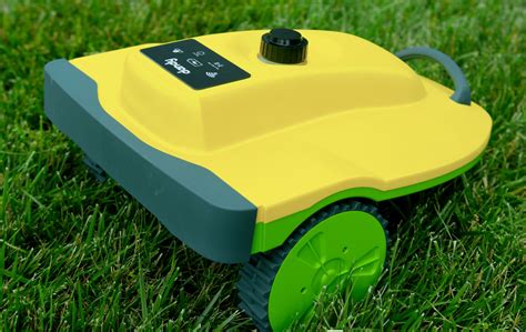 Dandy Lawn Weeding Robot Ai Powered Weed Control Sweatyjob