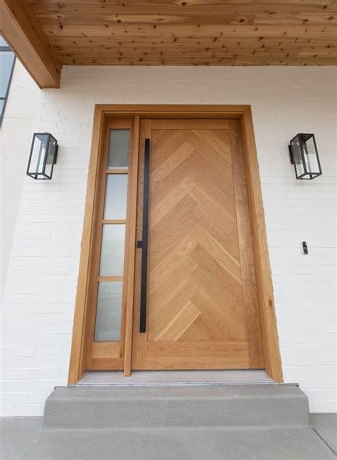 รวม 41 ไอเดีย ประตูไม้หน้าบ้านแบบบานเดี่ยว สวยทันสมัย เสริมเสน่ห์ให้กับบ้าน