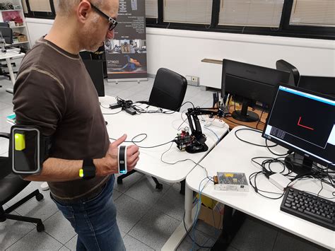 Arduino Robot Arm Follow Your Movement With Tactigon Raspberry Pi