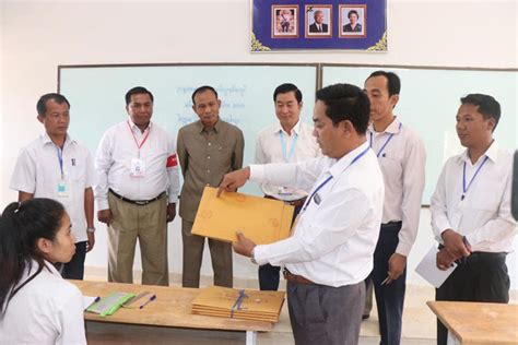 ឯកឧត្តម ស្វាយ សំអ៊ាង អញ្ជើញបើកវិញ្ញាសារប្រឡងមធ្យមសិក្សាទុតិយភូមិឆ្នាំសិក្សា២០១៨ ២០១៩ នៅមណ្ឌលគិរី