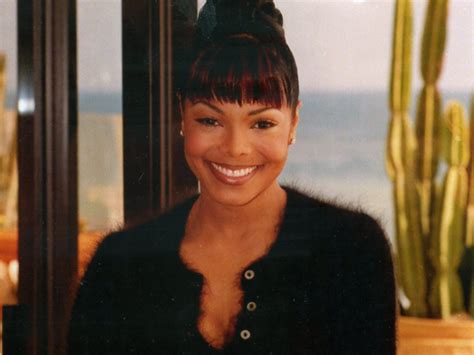 Janet Jacksons Nude Photos Emerge Online The Economic Times