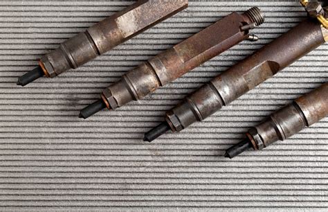 디젤 엔진 연료 공급 시스템을 갖춘 인젝터 연료 스프레이 자동차 부품 텍스트용 공간 복사 차에 대한 스톡 사진 및 기타 이미지 Istock