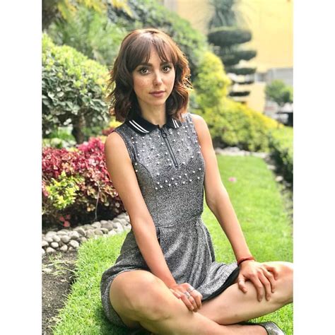 Natalia Tellez Nataliatellez On Instagram Vestido Y Sentado De