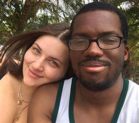 College Couple Scrolller