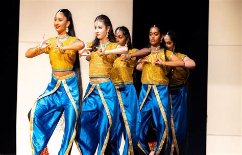 Bollywood Dance Trends Taking Over Social Media College