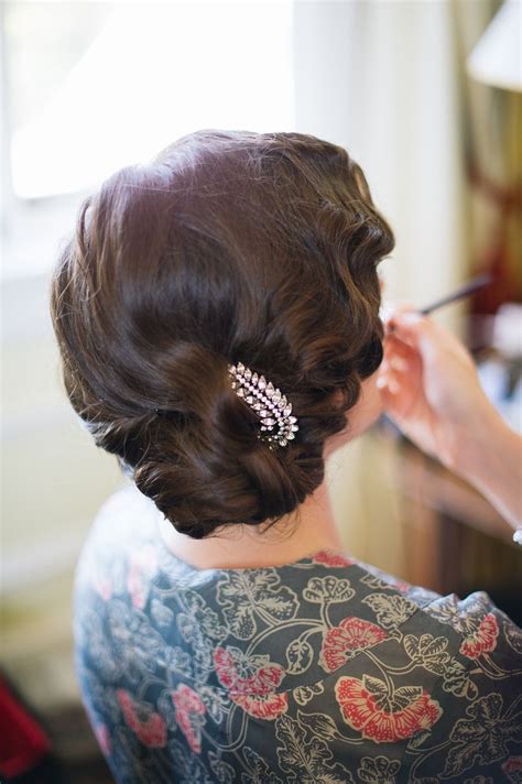 See It Do It Glammy Finger Waves A Practical Wedding 1920s Bun