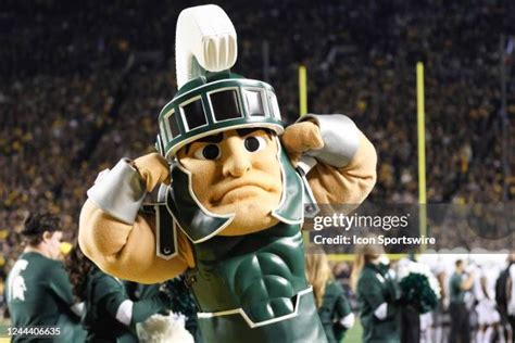 Michigan Mascot Photos And Premium High Res Pictures Getty Images