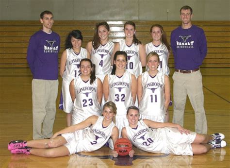 خانم معلم در حمام مدرسه با دانش آموزش ۱۷ ساله سکس کرد مجله فلونز عکس