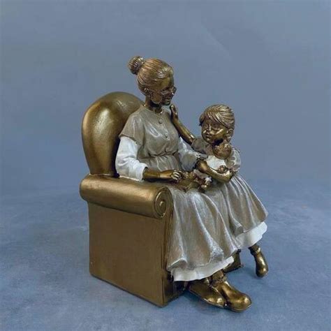 Статуэтка «Бабушка с внучкой Декор в Москве купить по цене 4870 Rub Статуэтки в Ева Кос с