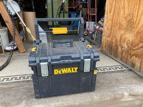 Dewalt Rolling Tool Box Bid On Estates