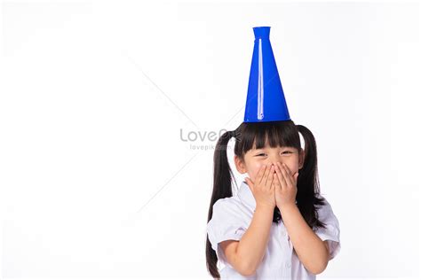 교복을 입은 어린 소녀 사진 무료 다운로드 Lovepik