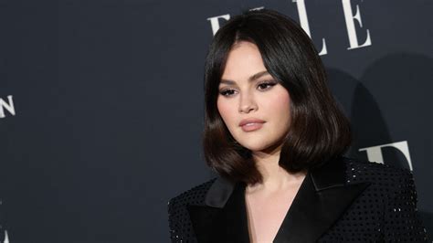 Selena Gomez Gushes Over Benny Blancos Sexiest Man Alive Award News