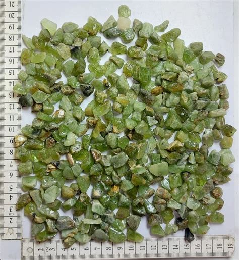 Peridot Rough Stone Size 200 Mm 1 Ct At Best Price In Jaipur Id 2852167452573