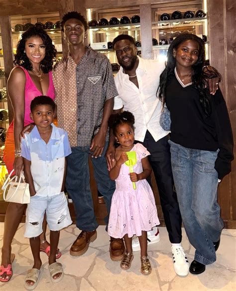 Kevin Hart Figlio 2024