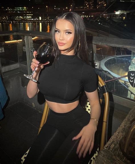 Elif Musa R Sexywomanoftheday