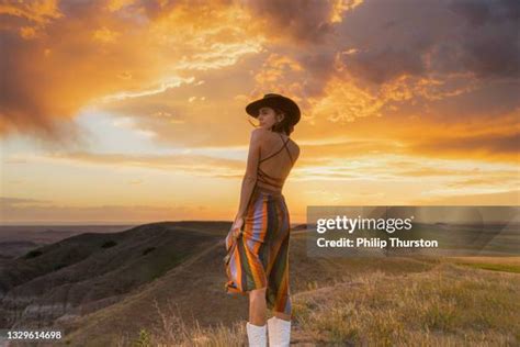 Sunset Models Photos And Premium High Res Pictures Getty Images