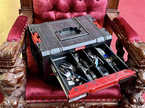 ГДБОП неутрализира престъпна група за данъчни престъпления и изпиране на пари чрез продажба на