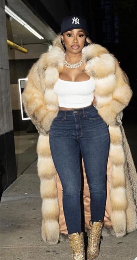 Boots W The Fur Bougie Outfits For Women Winter New Orleans Outfits