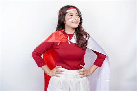 Premium Photo Happy Smiling Indonesian Woman Wearing Red Kebaya And