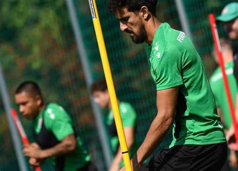 إجراء أخير من الأهلي اليوم لحسم صفقة بن رمضان تفاصيل المصري اليوم