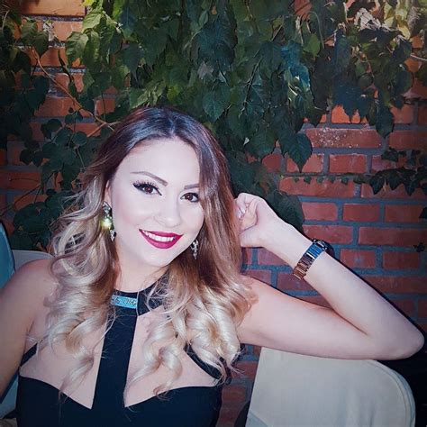 Сани распали по своите колеги Estrada Plus