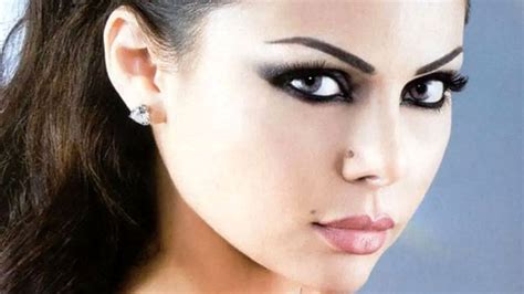 شکل و شمایل هیفا وهبی قبل عمل های زیبایی واقعا دگرگون شده