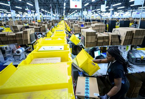 Kuow One Amazon Warehouse Worker In Alabama Has No Doubt Her