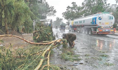 ပါကစ္စတန်နိုင်ငံ၌ မိုးသည်းထန်စွာရွာသွန်းပြီး မိုးသက်မုန်တိုင်းတိုက်ခတ်မ