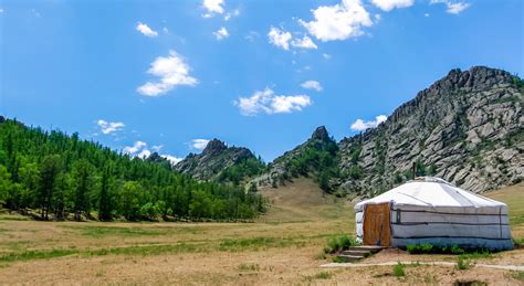 Mongolian Culture Religion Traditions Customs And Art
