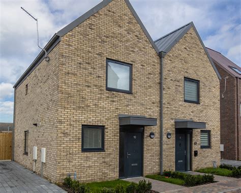 Weathered Buff Handmade Facing Brick