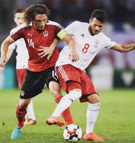 ფეხბურთელ ვაკო ქაზაიშვილს ძალიან სექსუალური ცოლი ჰყოლია