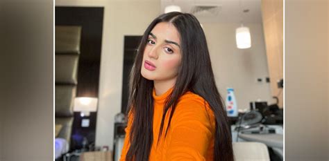 Viral Hira Mani Shares Her Pictures In Saree