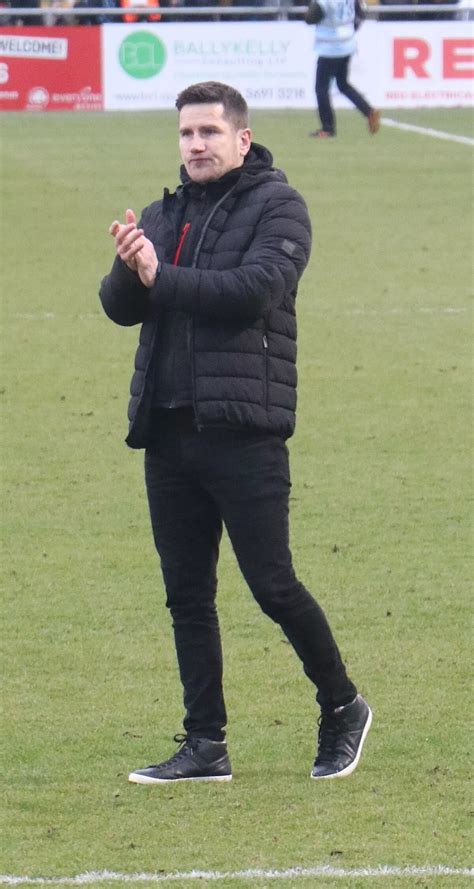 21 Facts About Lee Bell Factsnippet