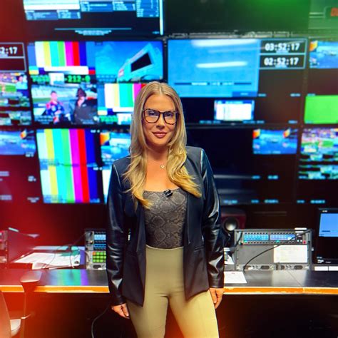 Meet Kaitlyn Vincie The Stunning Fox Presenter Who Steals Show In