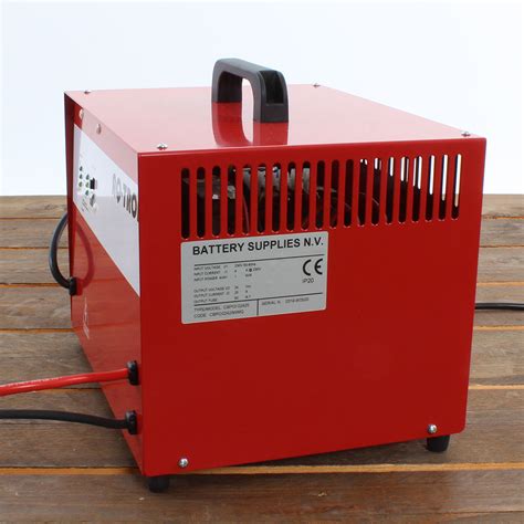 AQ TRON AQ24M25 Acculader 24V 25A Wa Druppellader Com